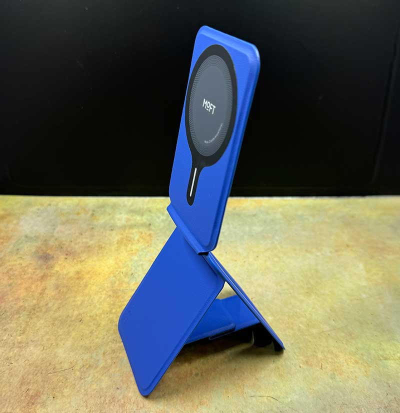MOFT Snap Case Movas and Snap Invisible Phone Tripod Stand review - The Gadgeteer