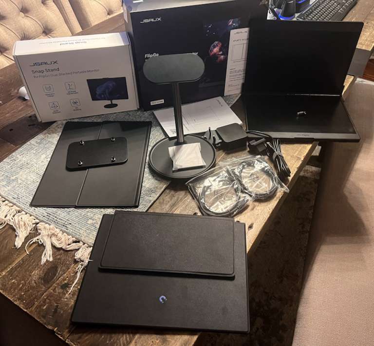 JSAUX FlipGo Dual Stacked Portable Monitor review - The Gadgeteer