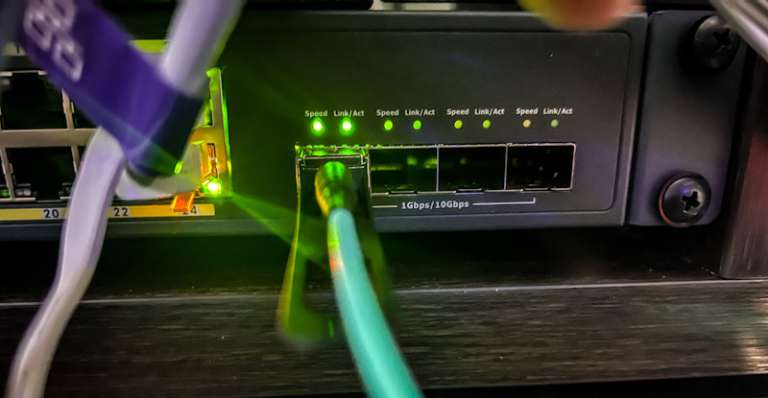 EnGenius ECS1528P Cloud Managed 24-Port Gigabit PoE+ Switch review ...