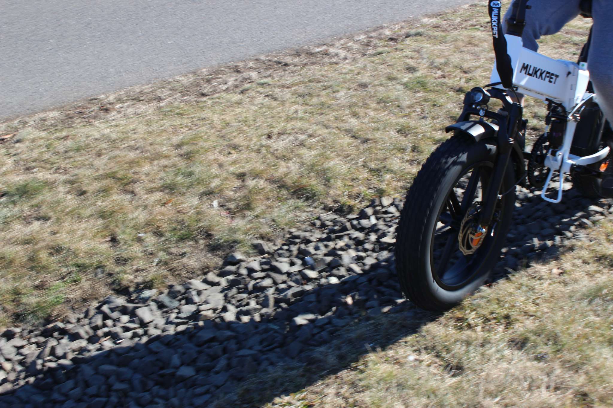 Mukkpet Tank foldable fat tire e-Bike review - The Gadgeteer