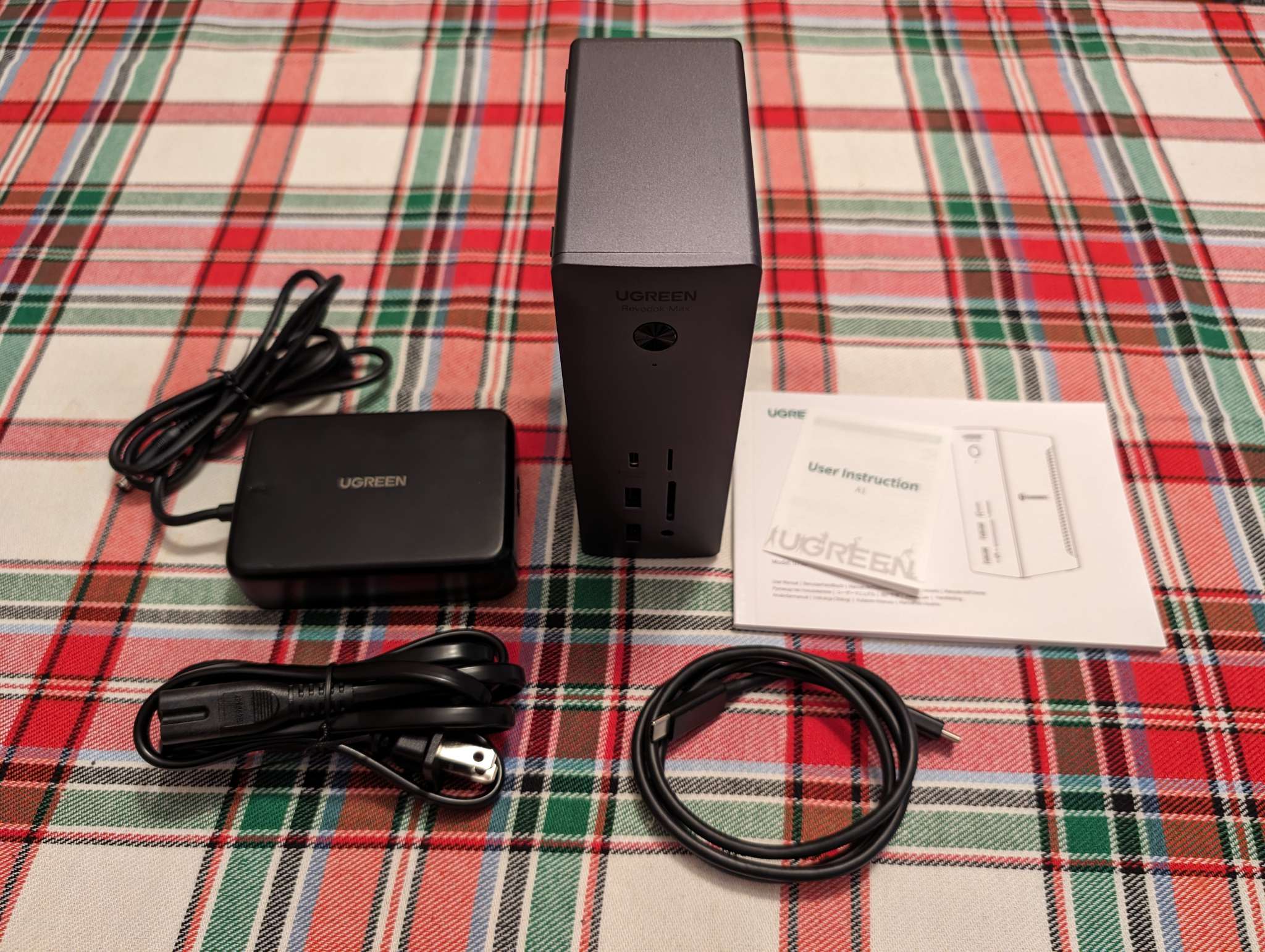 UGREEN Revodok Max 213 Thunderbolt 4 Dock review - A powerful ...