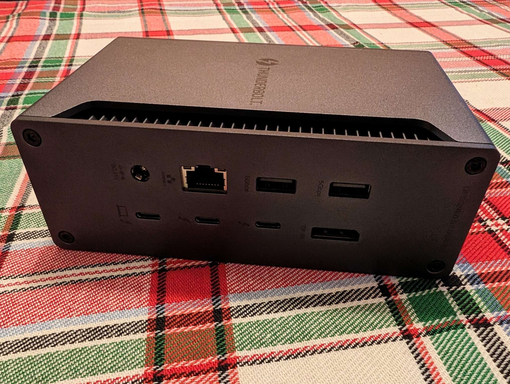 UGREEN Revodok Max 213 Thunderbolt 4 Dock review - A powerful ...