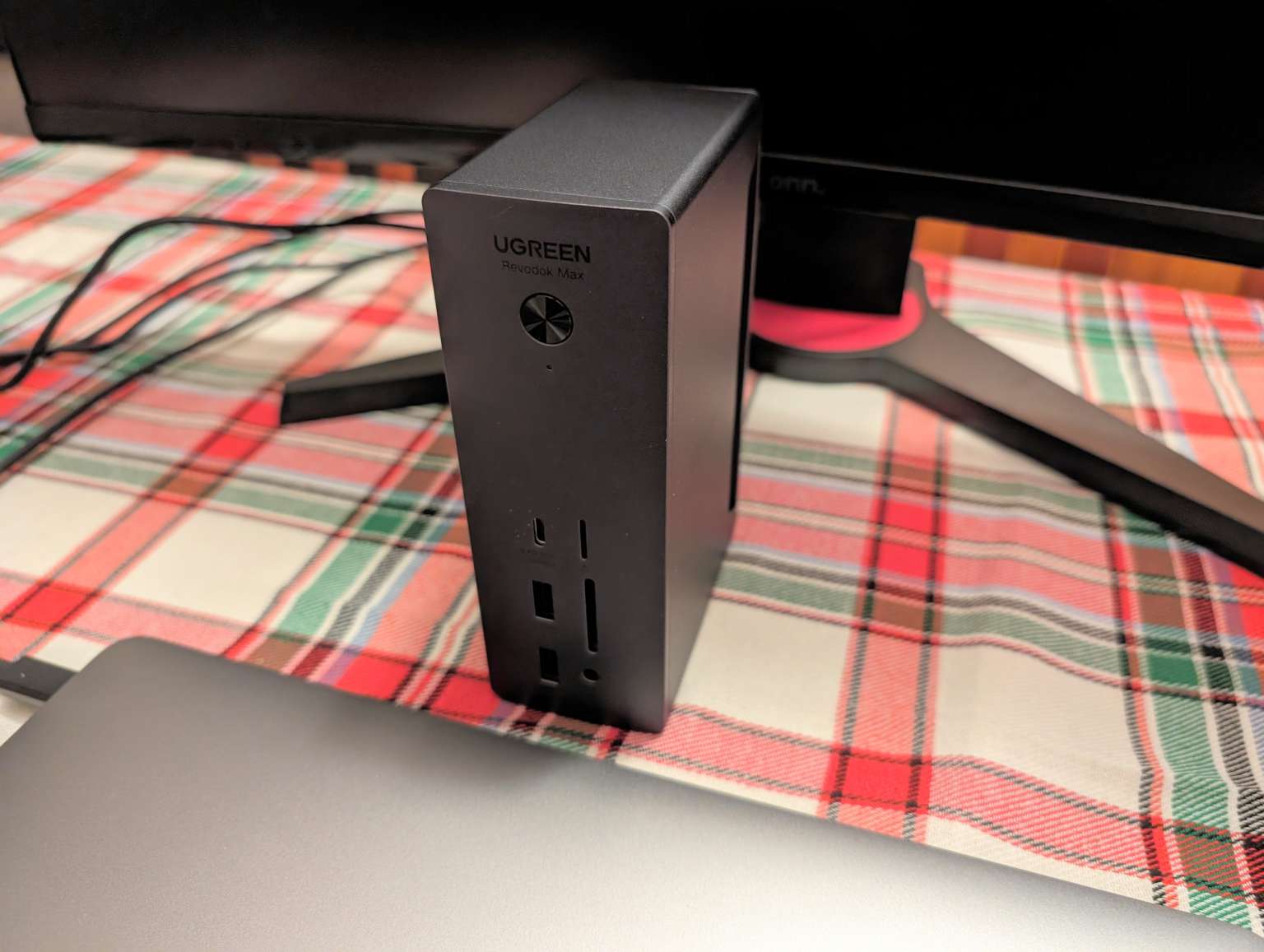 UGREEN Revodok Max 213 Thunderbolt 4 Dock review - A powerful ...