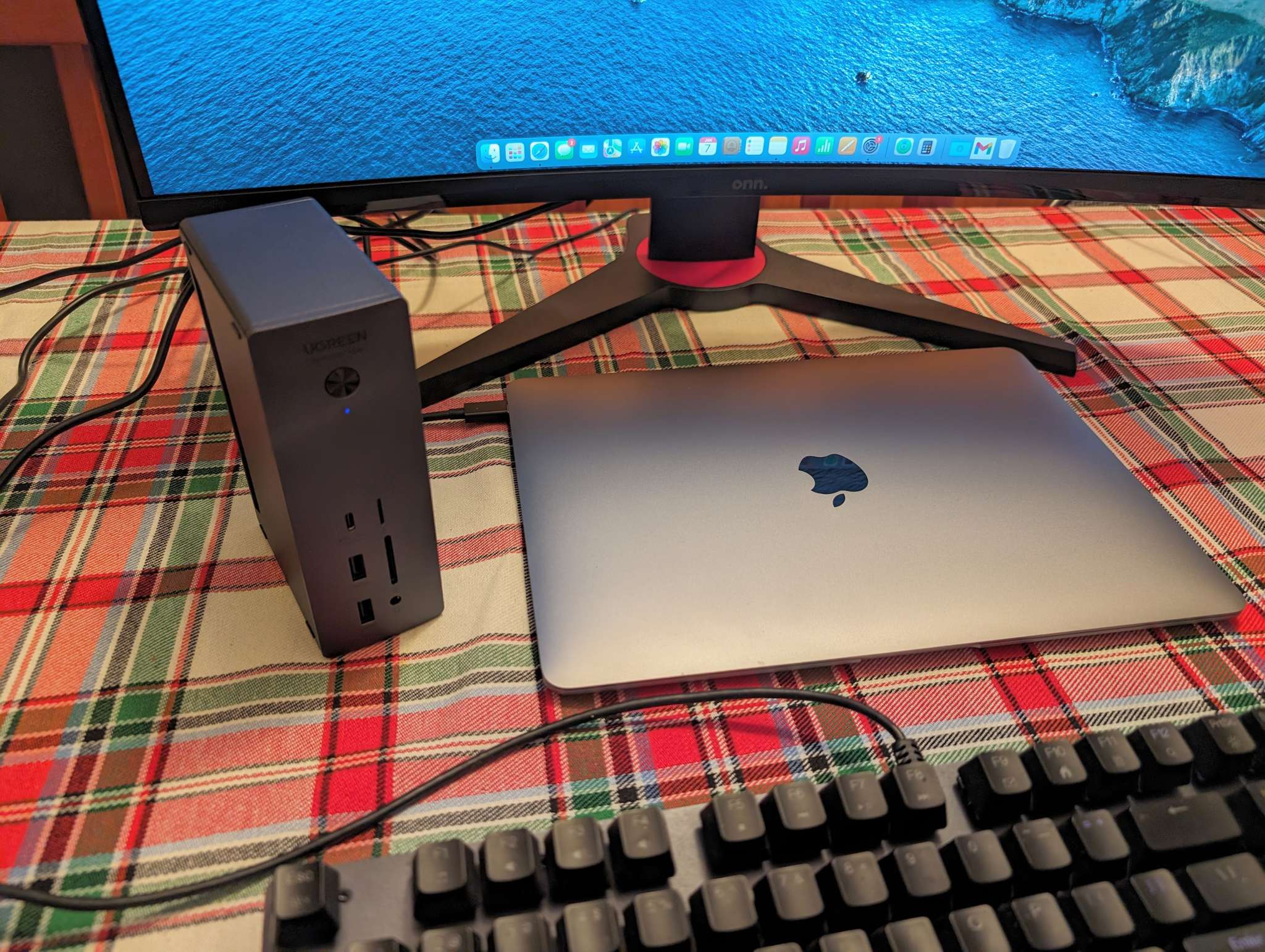 UGREEN Revodok Max 213 Thunderbolt 4 Dock review - A powerful ...