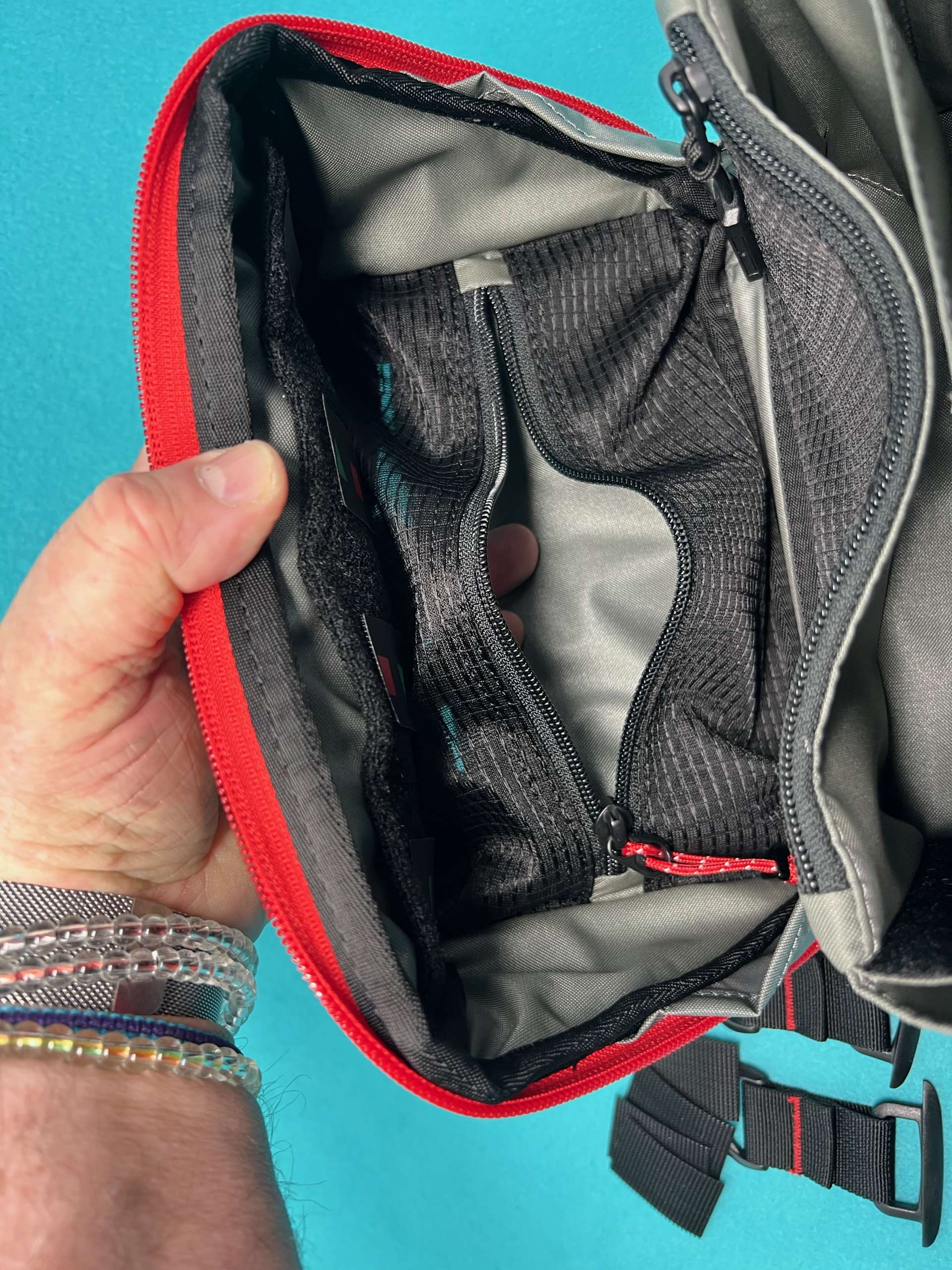 STEP 22 Tenkile tech pouch review - Keep all your gear in one place ...