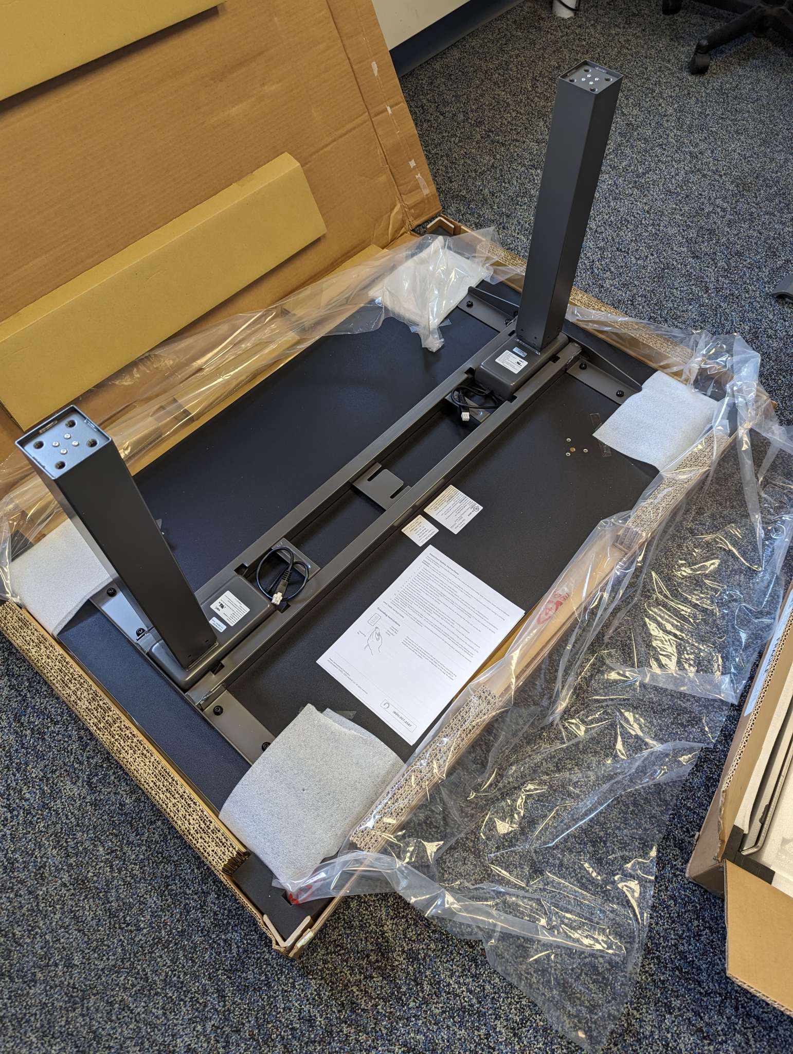 Vari Electric Standing Desk with ComfortEdge 48"x30" review - Still the ...