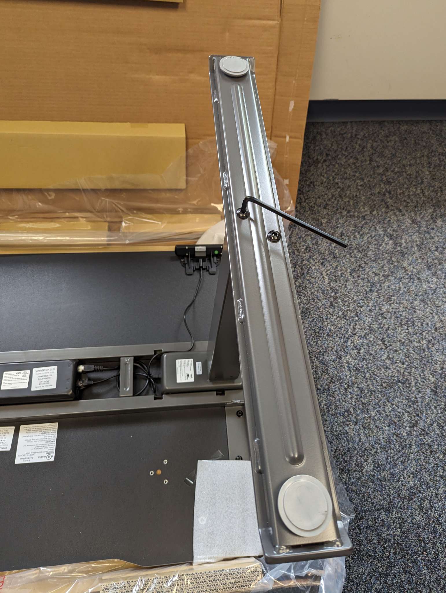 Vari Electric Standing Desk with ComfortEdge 48"x30" review - Still the ...