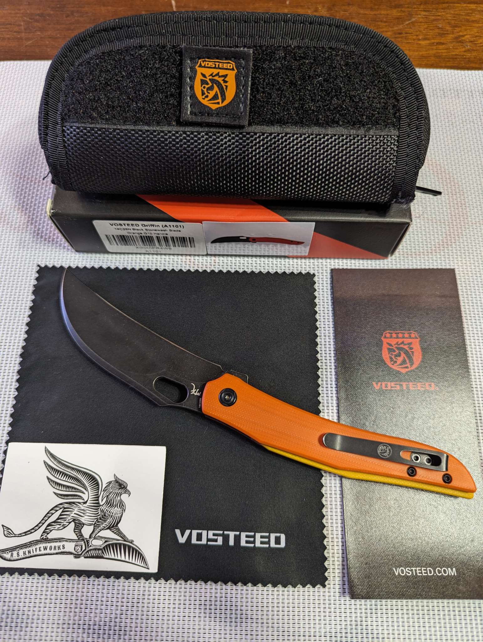 Vosteed Griffin pocket knife review - hawkbill heaven - The Gadgeteer