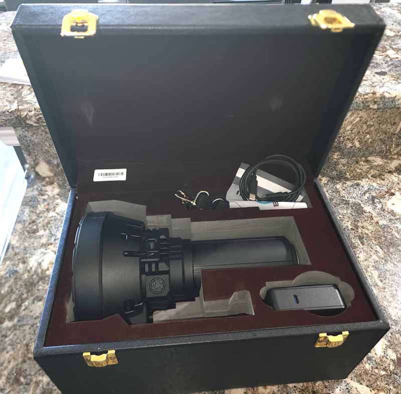 Imalent MS32 200,000 Lumen Flashlight review - for those times you need to carry 70 car ...