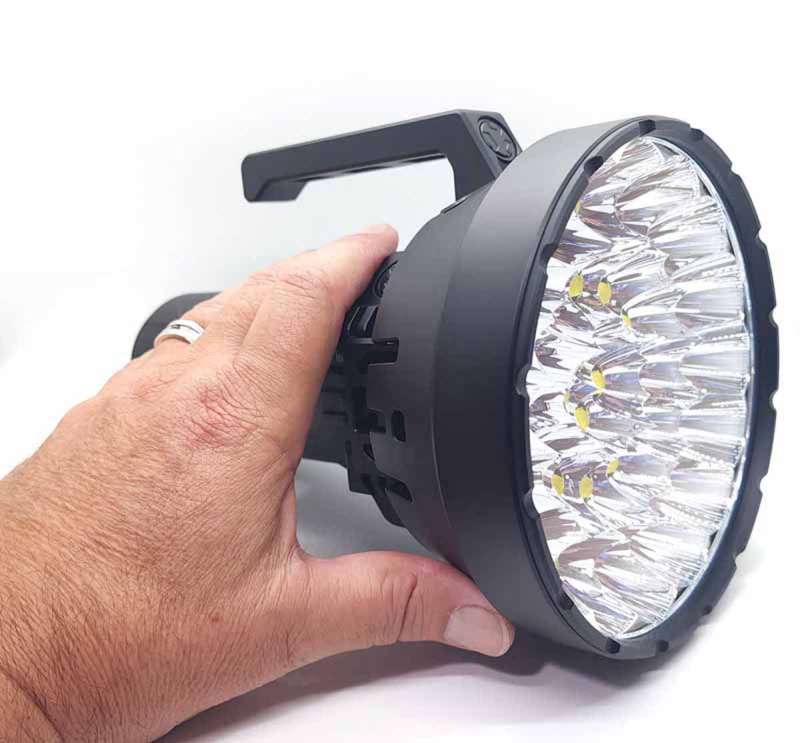 Imalent MS32 200,000 Lumen Flashlight review - for those times you need ...