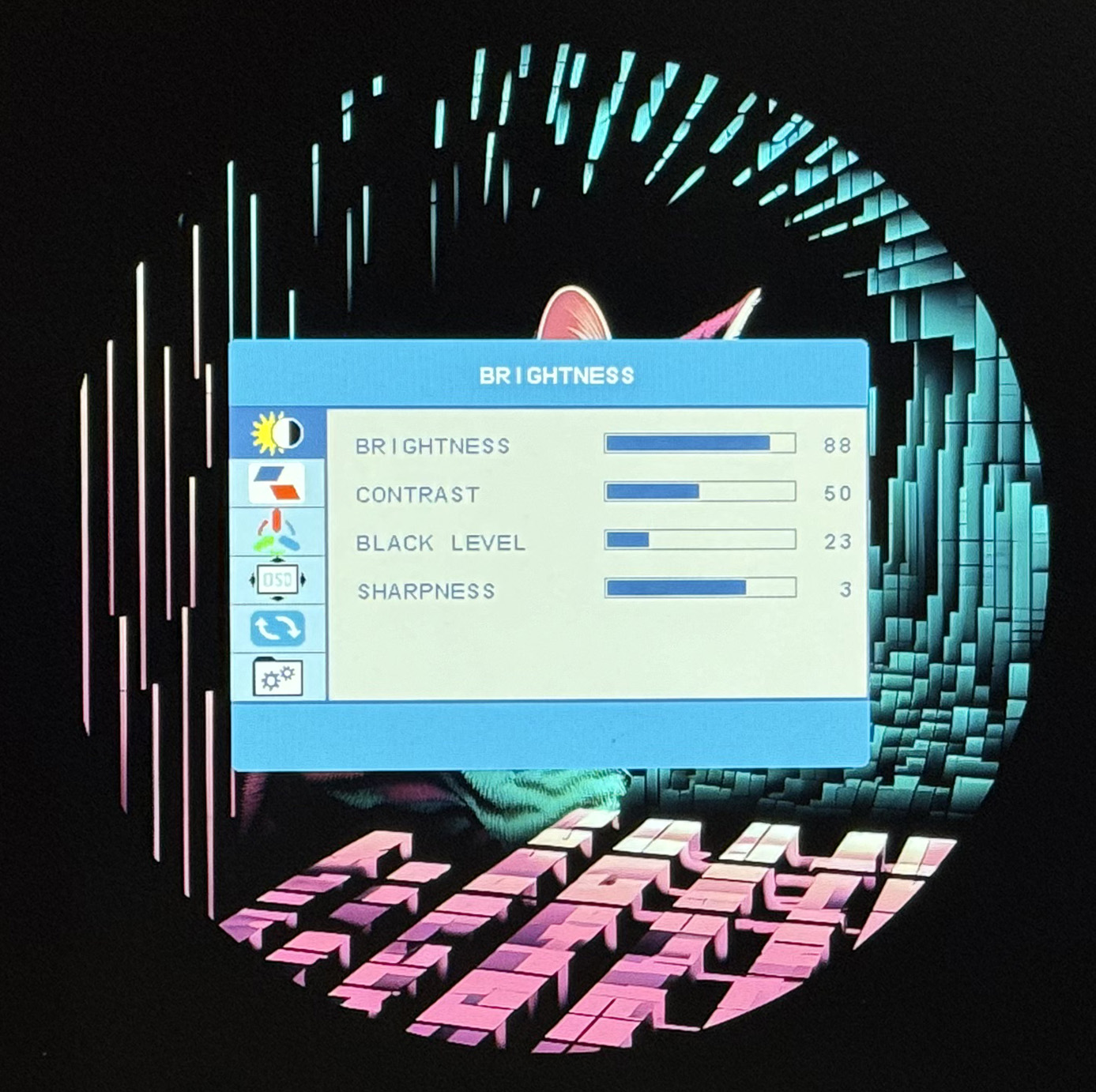 QQH 15.6" portable travel monitor review - Plug and play all the way ...