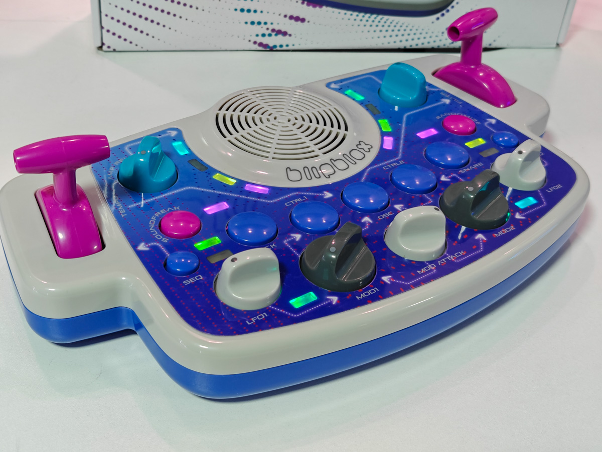 Blipblox SK2 synthesizer review - electronic music fun for kids and ...