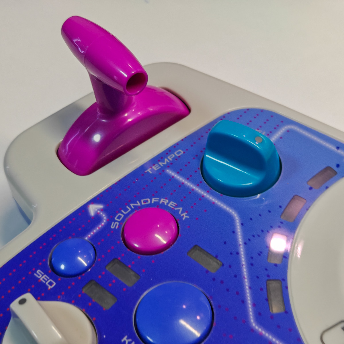 Blipblox SK2 synthesizer review - electronic music fun for kids and ...