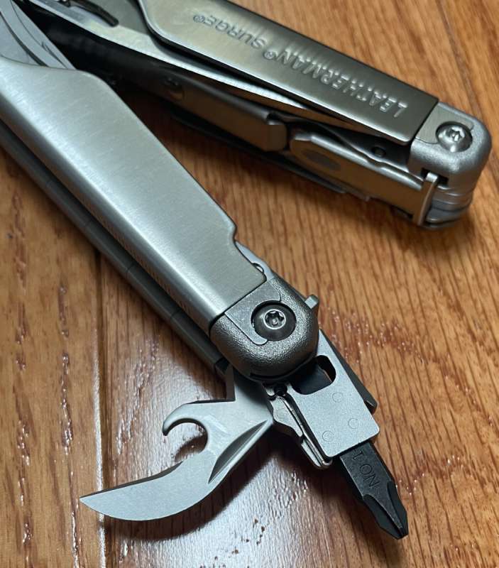 Leatherman Surge Multitool review – "Jack of all trades" tool ...