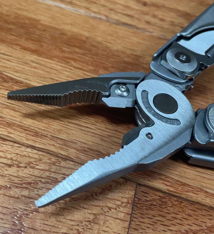Leatherman Surge Multitool review – "Jack of all trades" tool ...