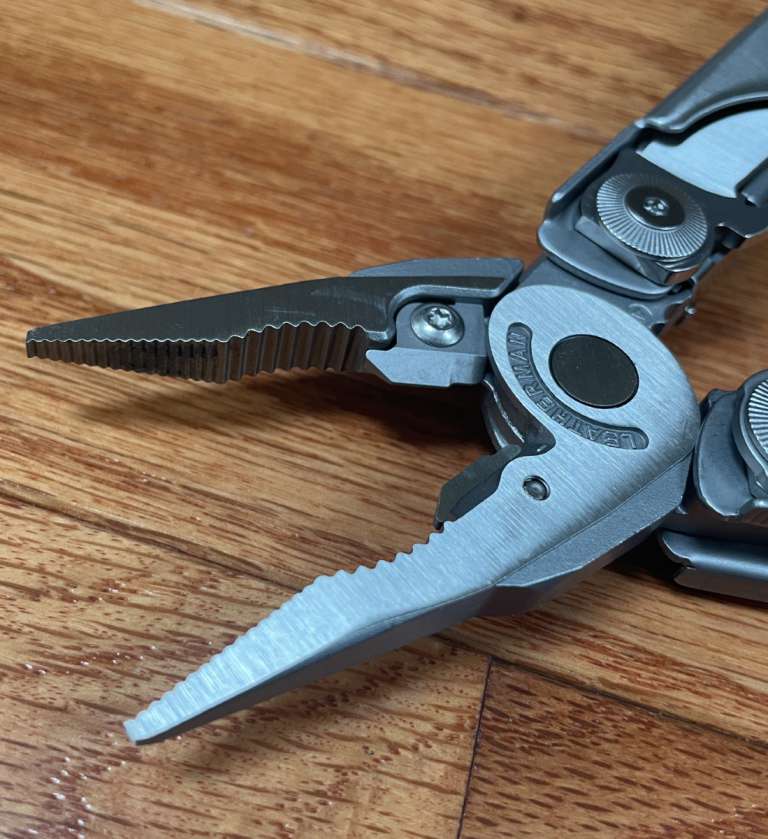 Leatherman Surge Multitool review – "Jack of all trades" tool ...