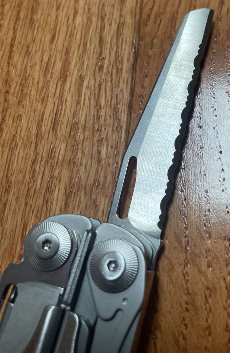 Leatherman Surge Multitool review – "Jack of all trades" tool ...
