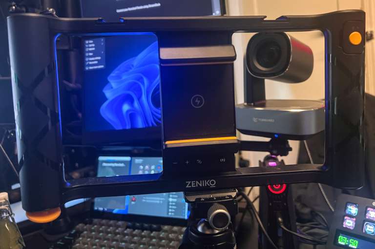 Zeniko smartphone video rig MR11 kit review - add a light and mic to ...