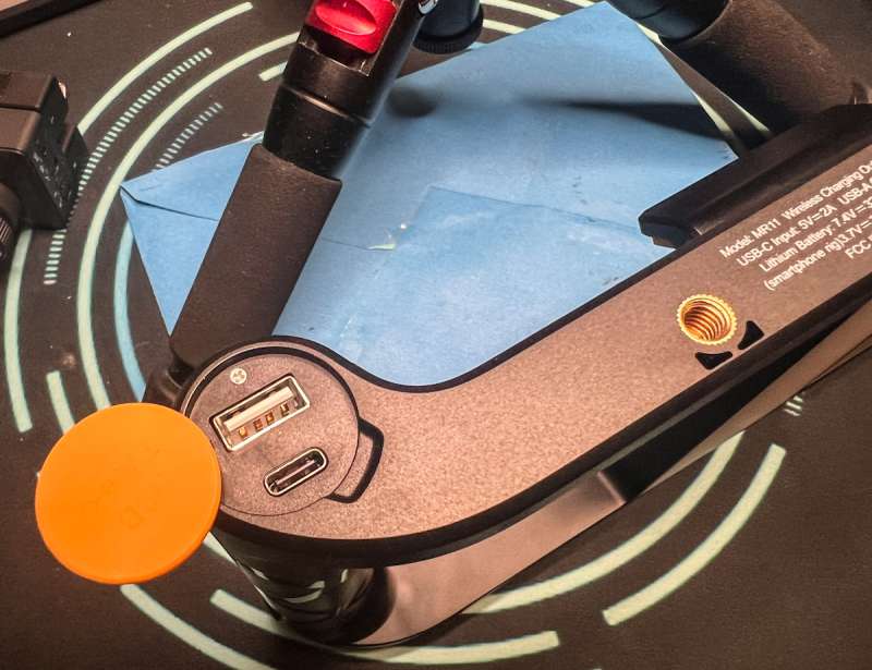 Zeniko smartphone video rig MR11 kit review - add a light and mic to ...