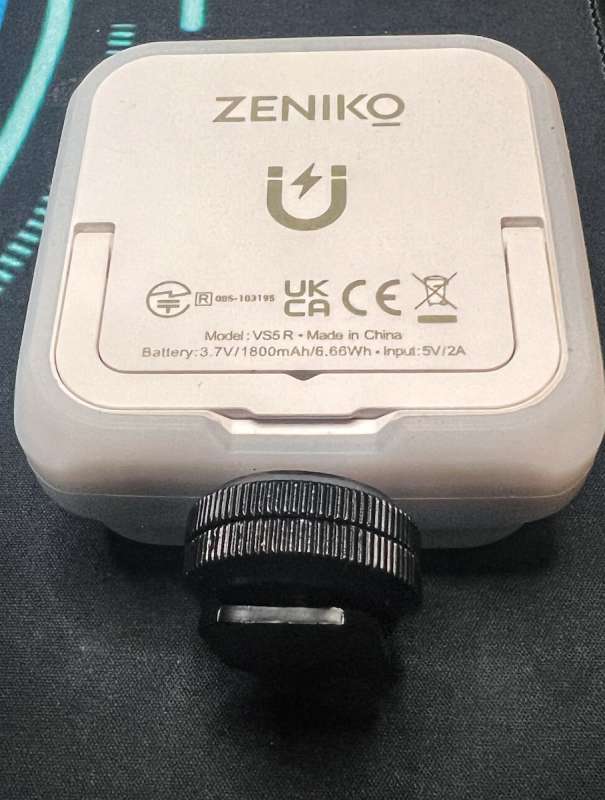 Zeniko smartphone video rig MR11 kit review - add a light and mic to ...