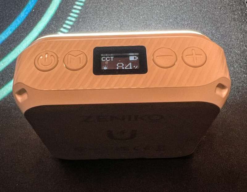 Zeniko smartphone video rig MR11 kit review - add a light and mic to ...