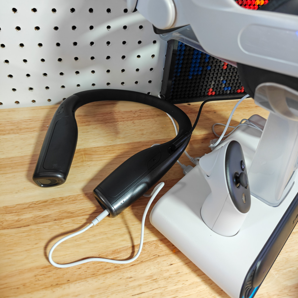 ZyberVR Neck Power Bank review - better than a powerbank in your pocket ...