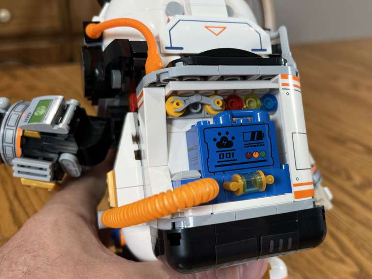 JMBricklayer Space Astronaut Panda Building Block Set review - Pandas ...