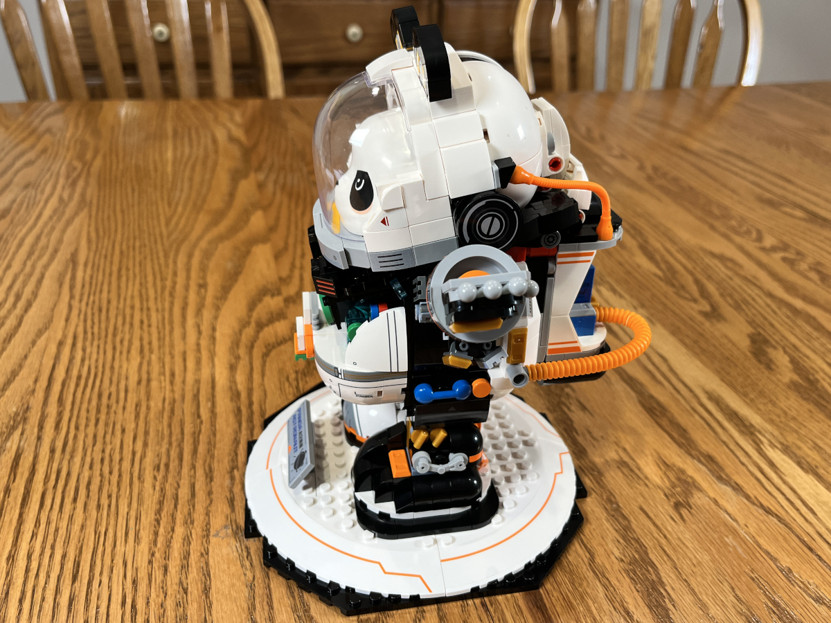 JMBricklayer Space Astronaut Panda Building Block Set review - Pandas ...
