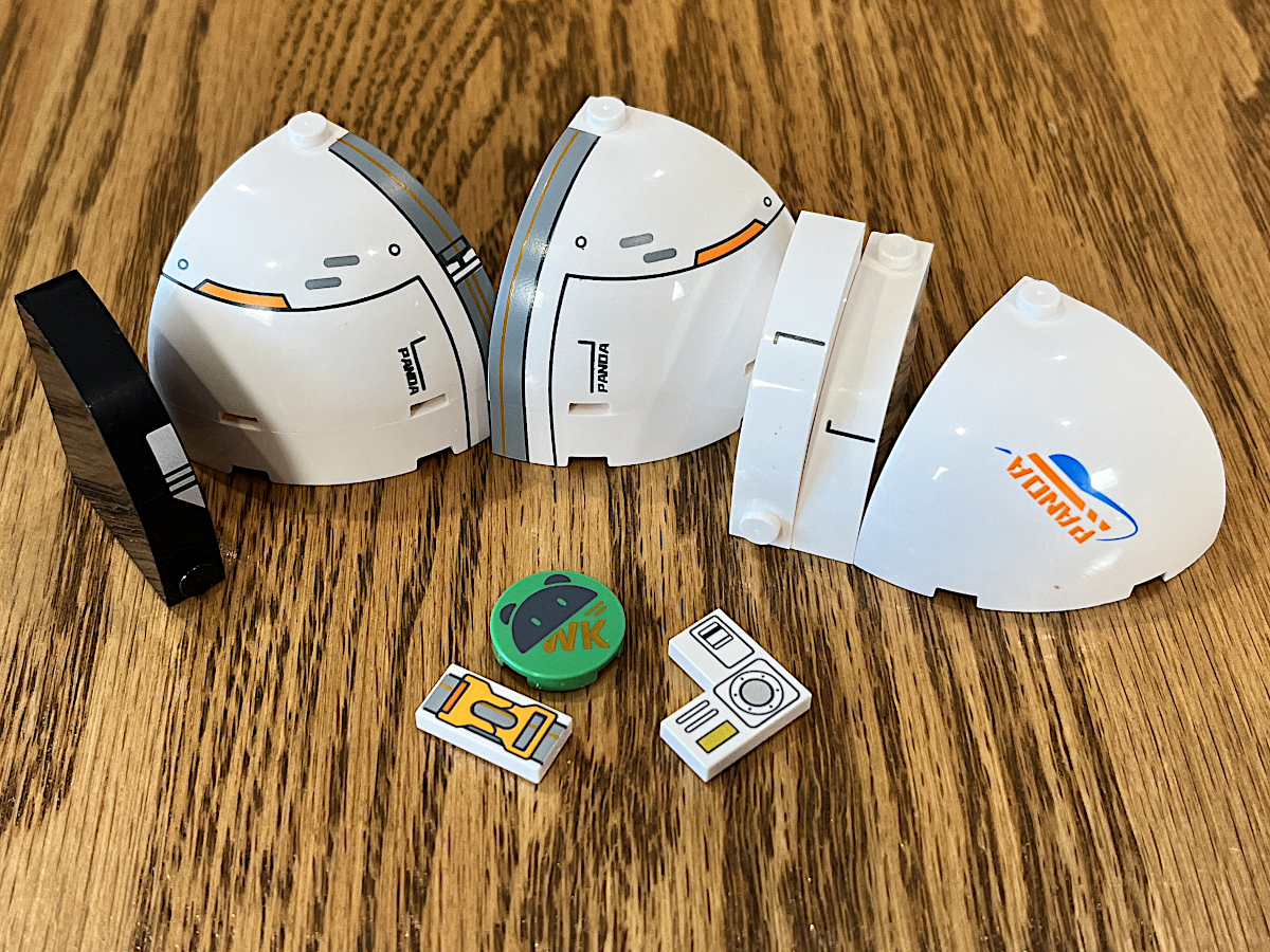 JMBricklayer Space Astronaut Panda Building Block Set review - Pandas ...