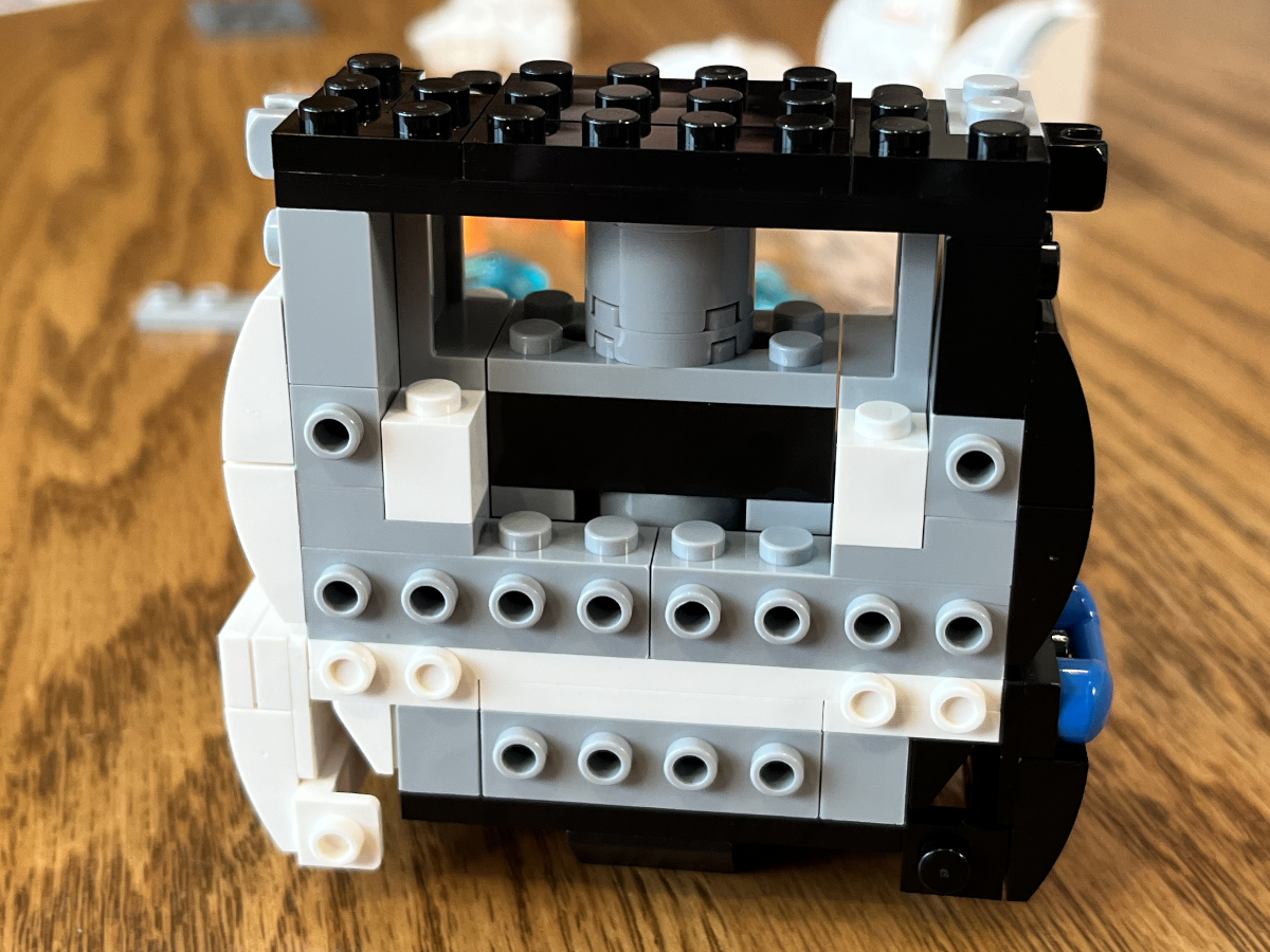 JMBricklayer Space Astronaut Panda Building Block Set review - Pandas ...
