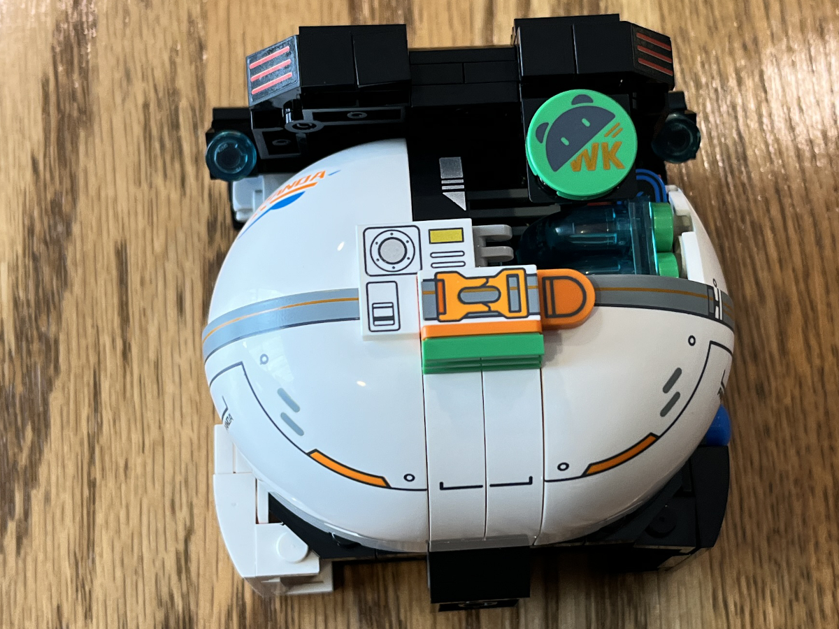 JMBricklayer Space Astronaut Panda Building Block Set review - Pandas ...