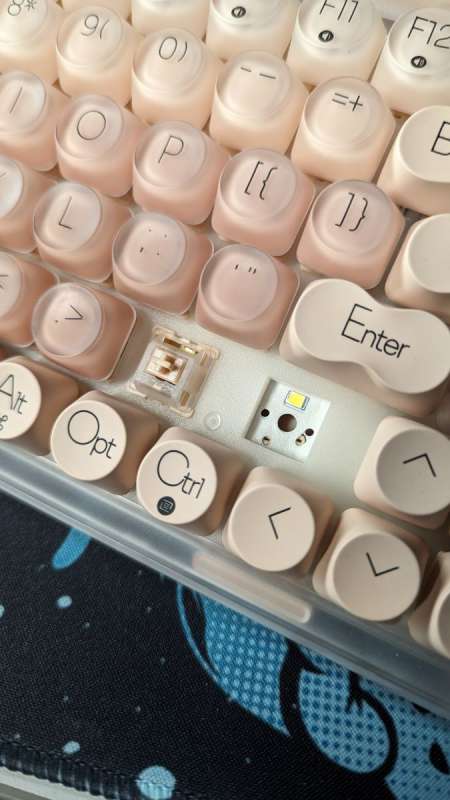 LOFREE DOT Foundation mechanical keyboard review - The Gadgeteer