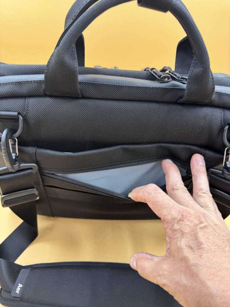 AER Tech Brief review - your mobile office, optimized! - The Gadgeteer