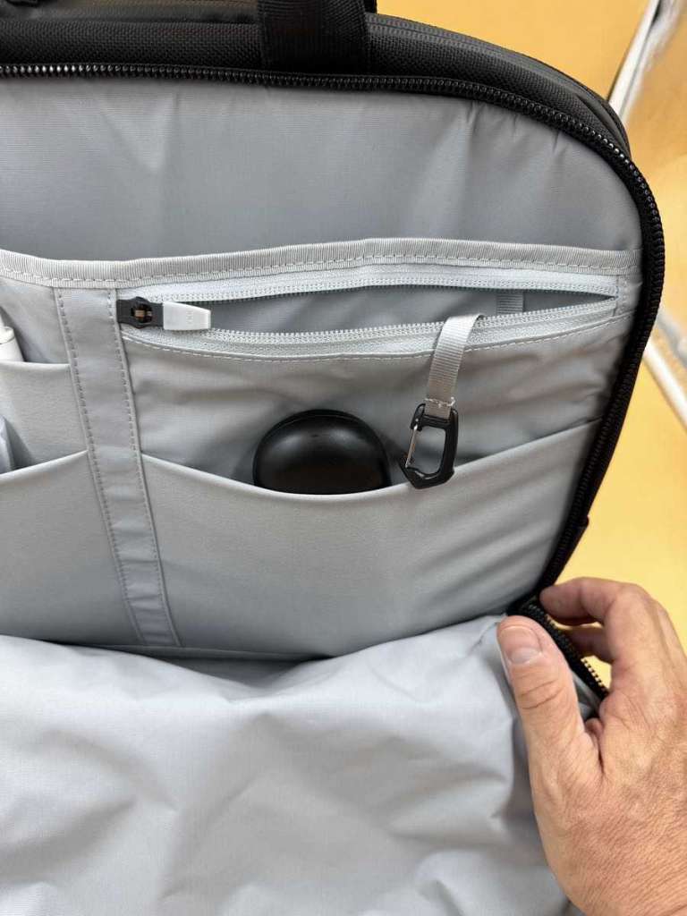 AER Tech Brief review - your mobile office, optimized! - The Gadgeteer