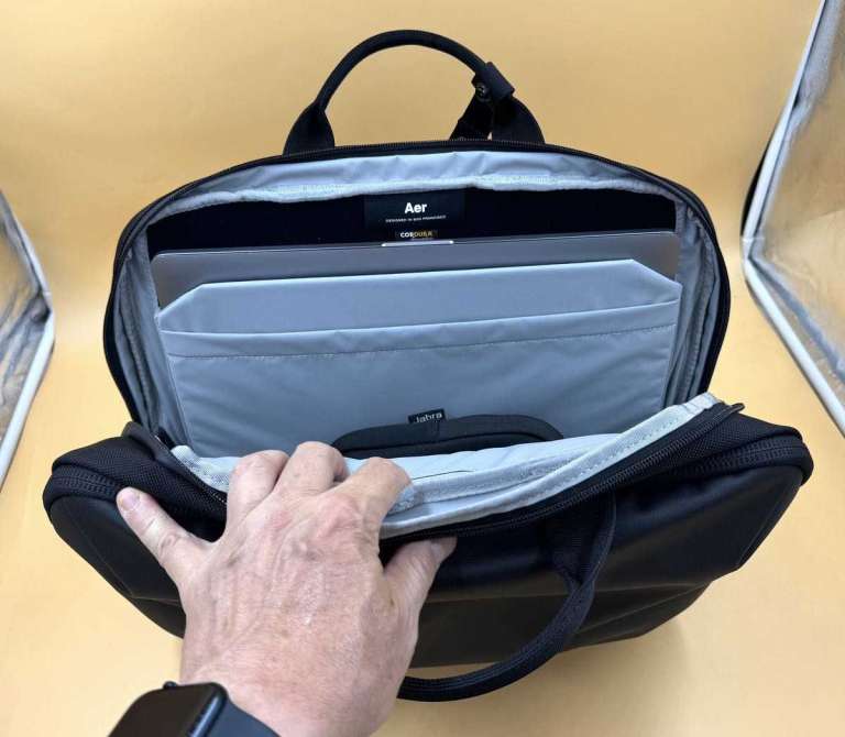 AER Tech Brief review - your mobile office, optimized! - The Gadgeteer