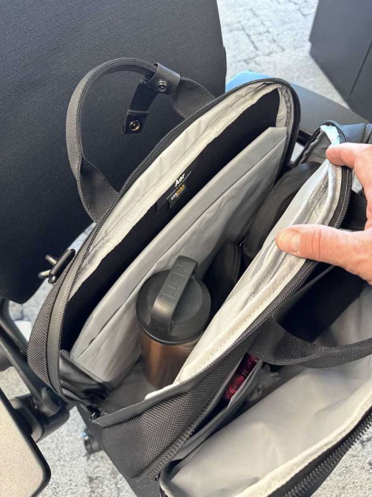 AER Tech Brief review - your mobile office, optimized! - The Gadgeteer