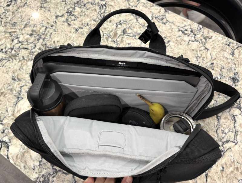 AER Tech Brief review - your mobile office, optimized! - The Gadgeteer