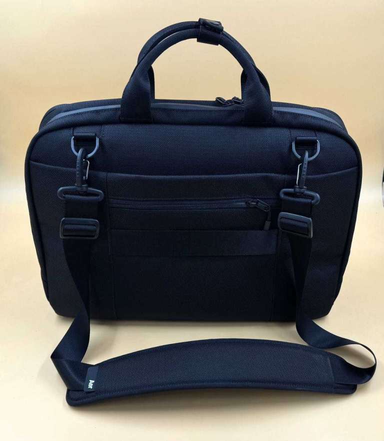 AER Tech Brief review - your mobile office, optimized! - The Gadgeteer