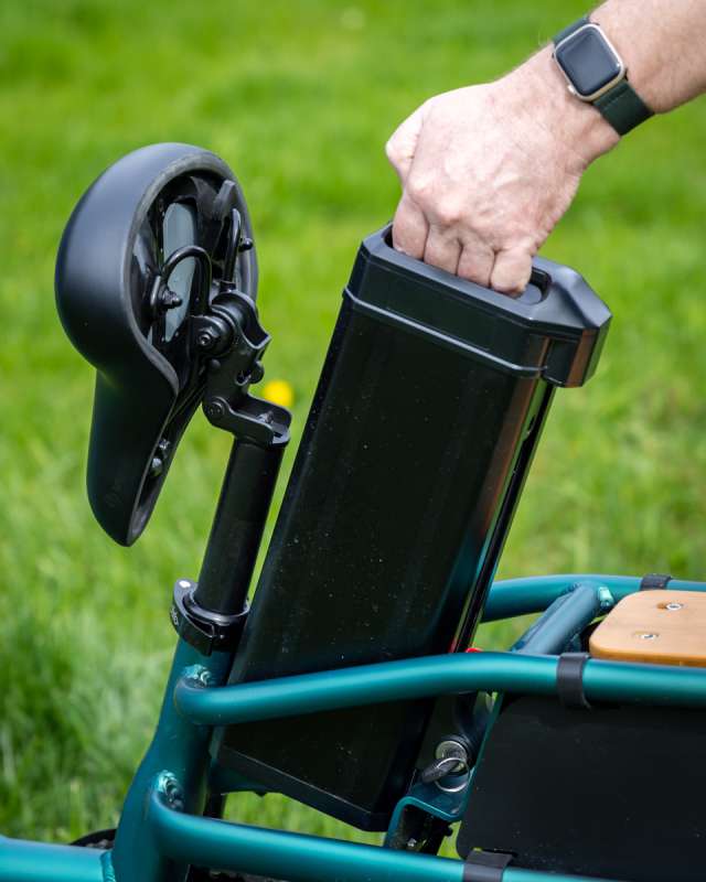 Fiido T2 Longtail cargo eBike review - Carry your stuff with ease ...