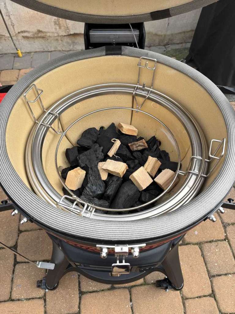 Kamado Joe Konnected Joe Digital Charcoal Grill & Smoker review - The ...