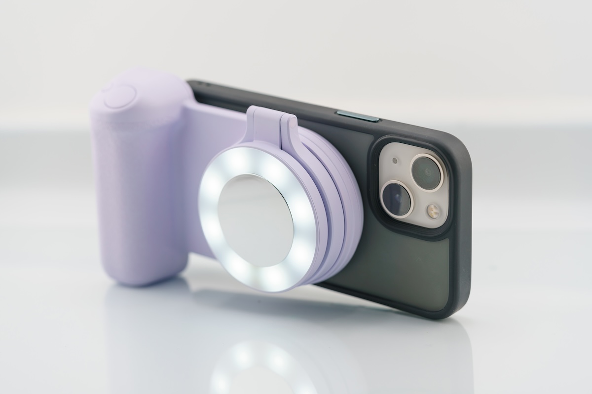 ShiftCam SnapGrip Lite Kit review - Give your iPhone a DSLR style grip ...