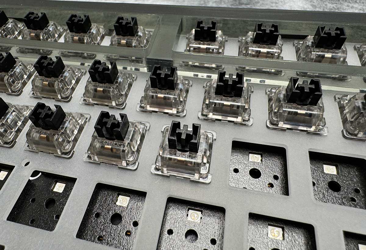 EPOMAKER x LEOBOG K81 Pro Wireless Mechanical Keyboard DIY Kit review - The Gadgeteer