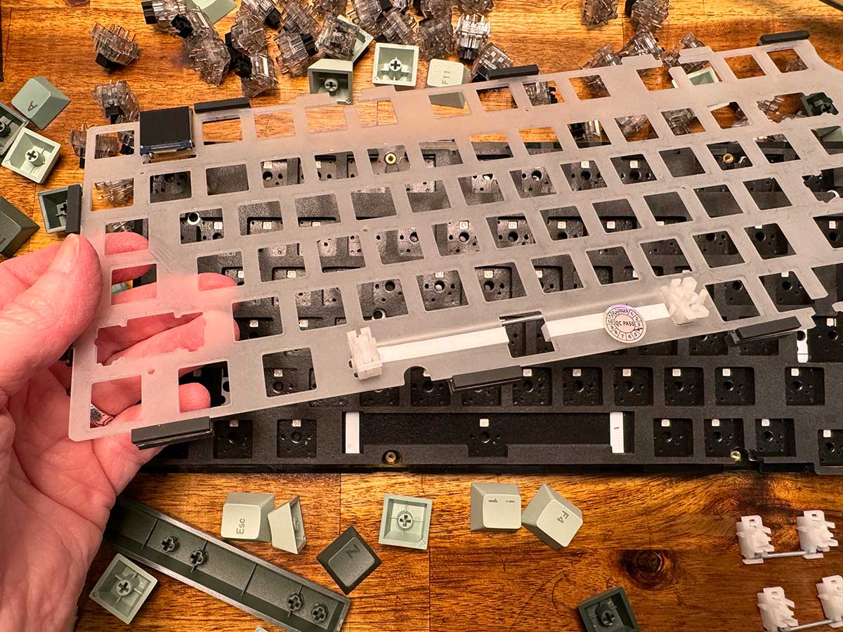 EPOMAKER x LEOBOG K81 Pro Wireless Mechanical Keyboard DIY Kit review - The Gadgeteer