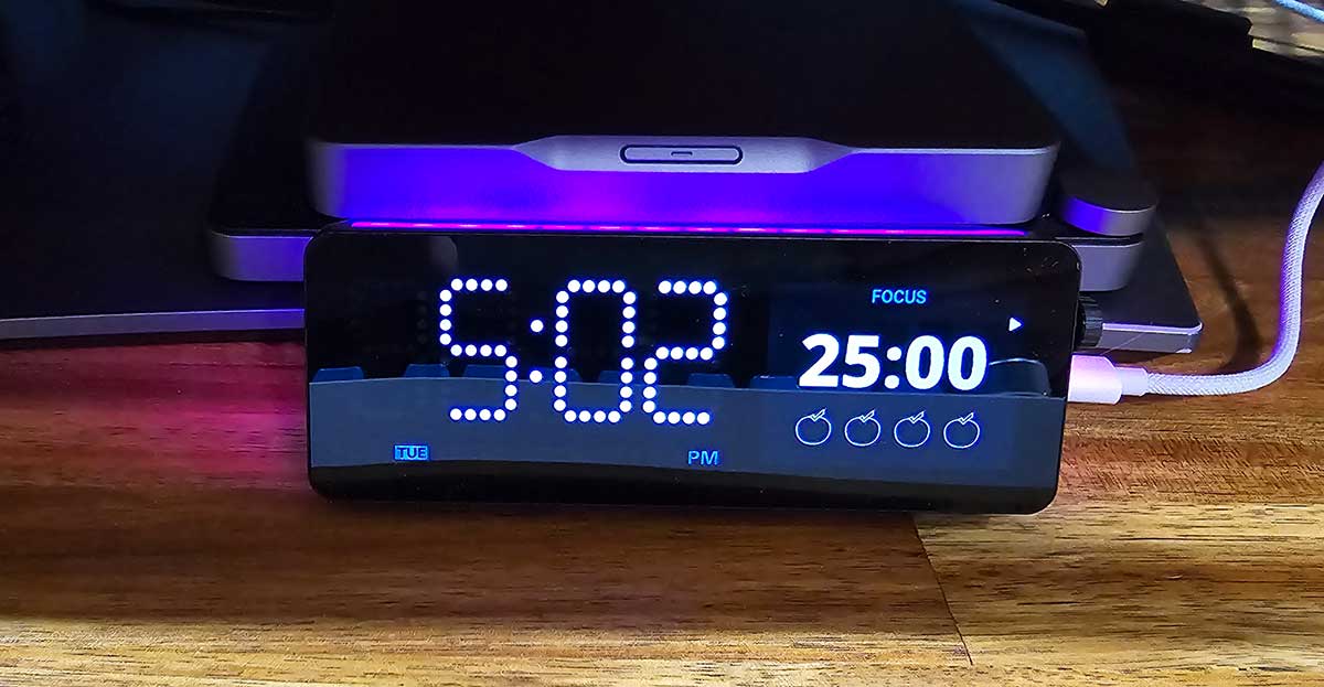 Vobot Mini Dock review - A very cool 7-in-1 desk hub app clock! - The Gadgeteer