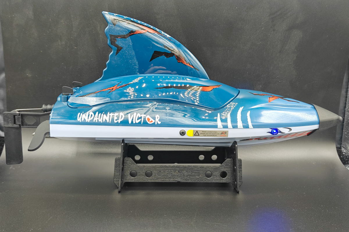 DEERC Fast Brushless RC Shark Boat review - bringing the RC party to ...
