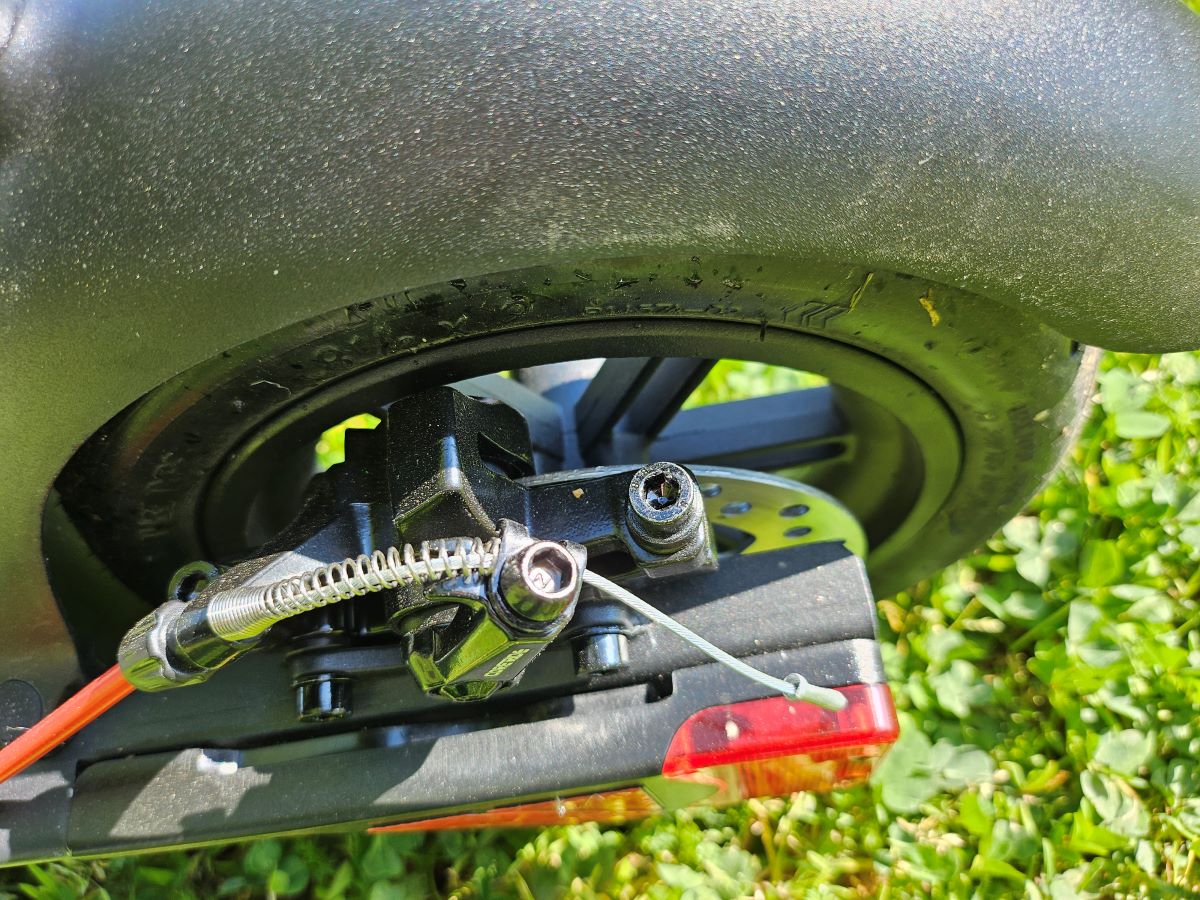 TurboAnt M10 Pro commuting electric scooter review - The Gadgeteer
