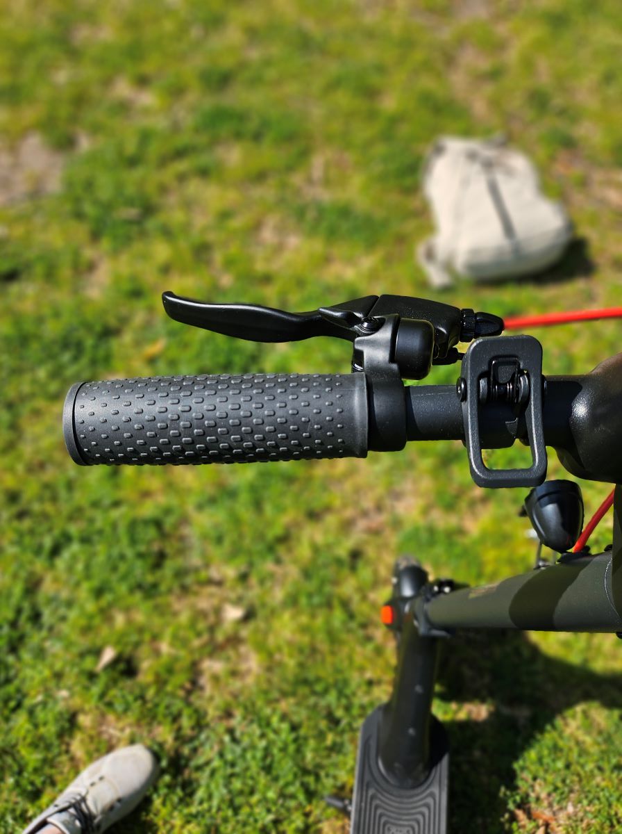 TurboAnt M10 Pro commuting electric scooter review - The Gadgeteer