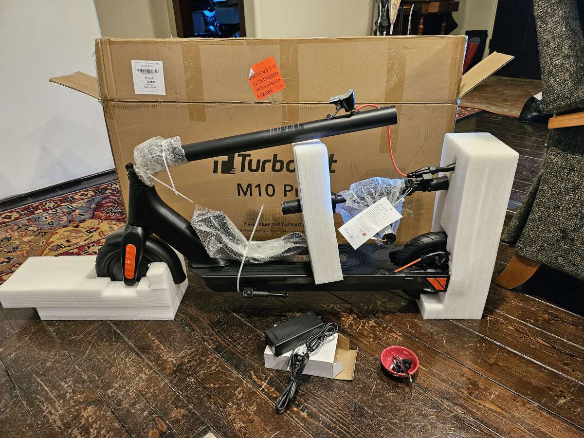 TurboAnt M10 Pro commuting electric scooter review - The Gadgeteer