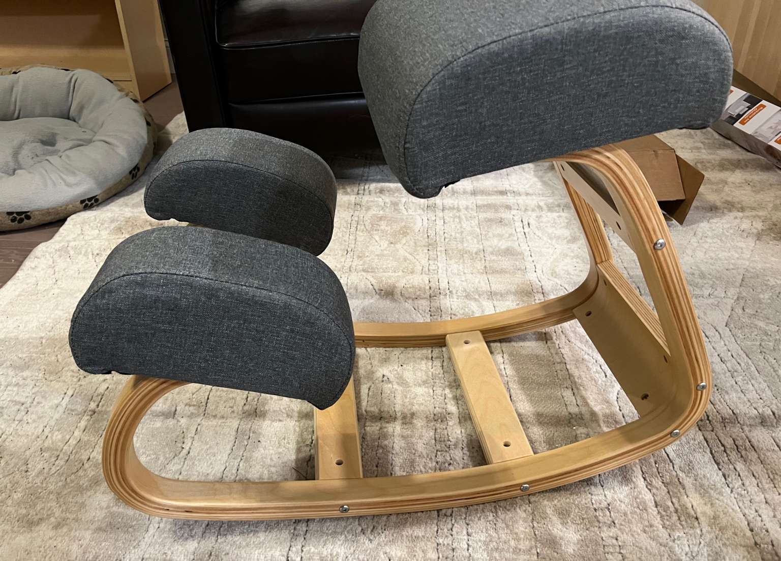 Vilno NOBEL Kneeling Chair review - Your traditional office chair is ...