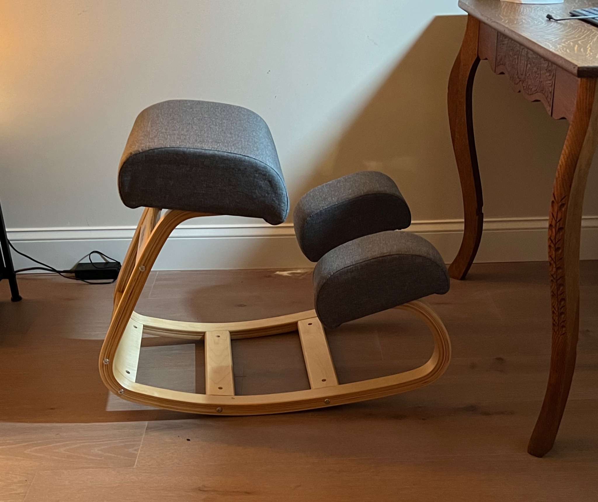 Vilno NOBEL Kneeling Chair review - Your traditional office chair is ...